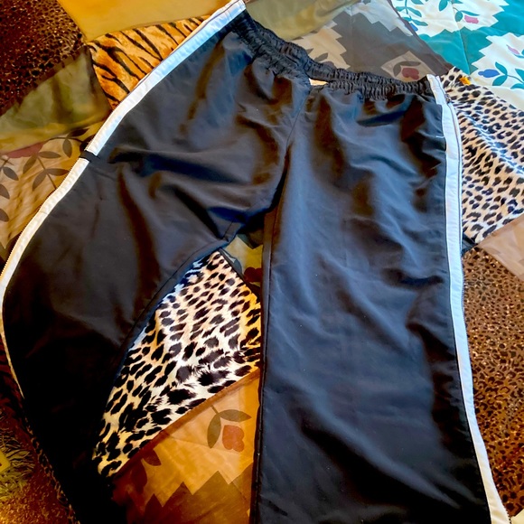 Reebok | Pants & Jumpsuits | Capris Black White Front Pockets Slits At ...
